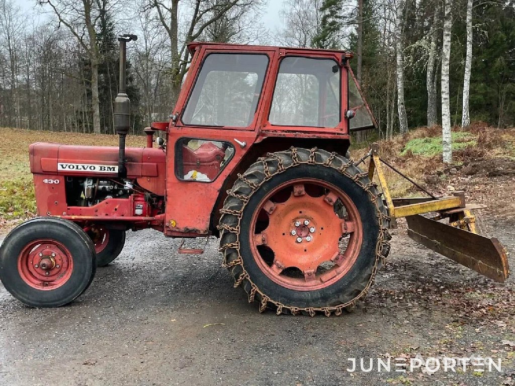 Prodaje se Volvo BM 430 traktor točkaš na aukciji