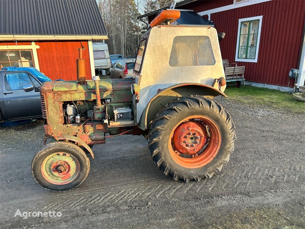 Prodaje se Volvo T35/36 traktor točkaš na aukciji