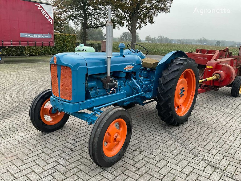 Prodaje se Fordson Power Major traktor točkaš na aukciji