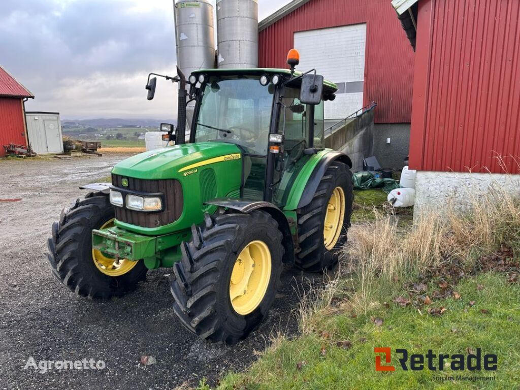 Prodaje se John Deere 5090M traktor točkaš na aukciji