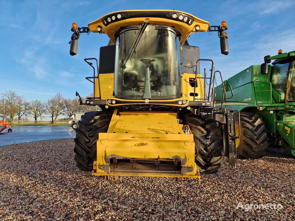 New Holland CX8.85 kombajn za žito