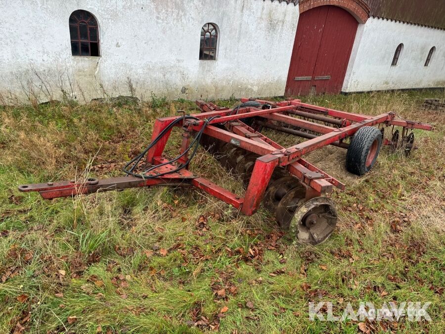 Prodaje se Lilla Harrie TRL-14X2 tanjiraču na aukciji