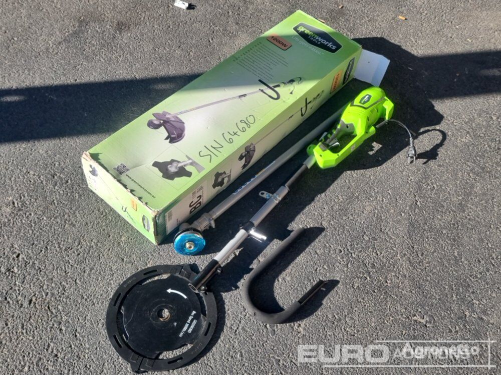 Prodaje se GreenWorks 1200W trimer za travu na aukciji