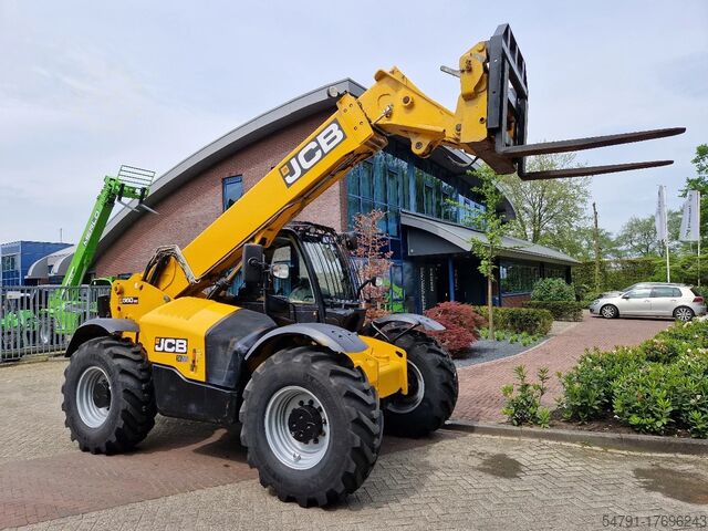 Telehandleri
JCB 560-80 WM