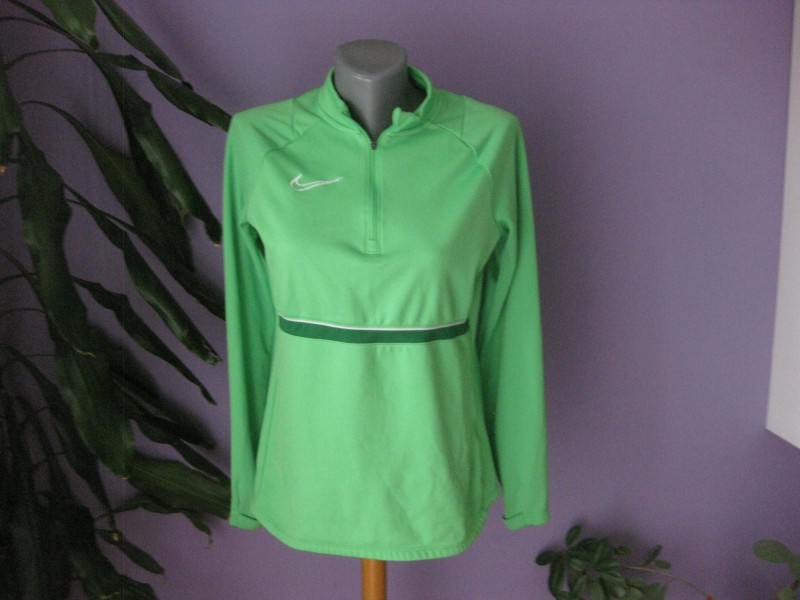 Orig. NIKE sportski duks kao nov .. M