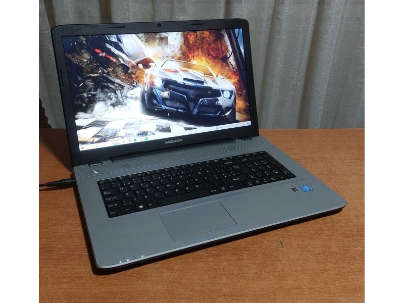 Medion Akoya E7420/17.3"/Intel 3855U 7.gen/8GB/500GB