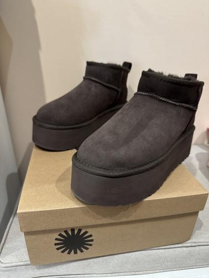 UGG cizme NOVO