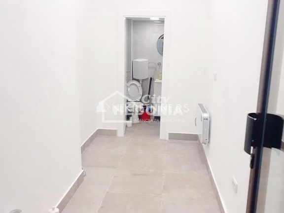 Zemun, Centar, izdavanje, lokal, 10m2, renoviran, useljiv ID#9716