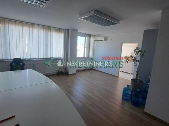 300m2, Bulevar oslobođenja kod Promenade, za poslovni prostor – RETKO U PO ID#6092