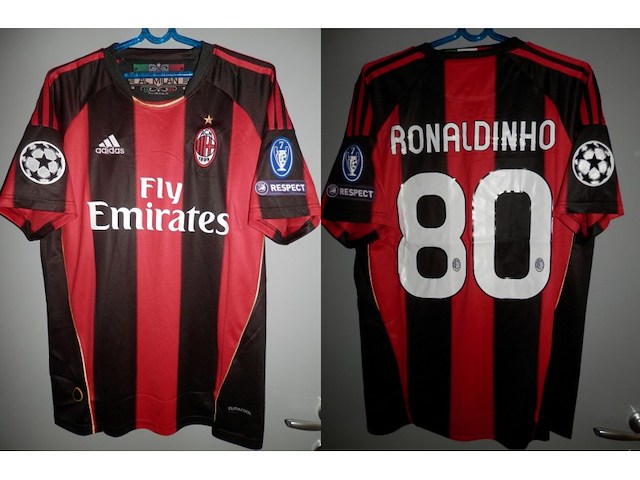 Milan dres 2010-11 Ronaldinho 80