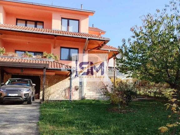 Sremčica, Lux nova kuća 300m2 na 11 ari, porodice Ilić