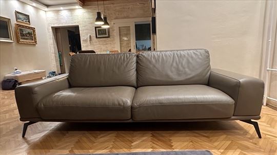 Premijum italijanska kožna sofa (trosed)