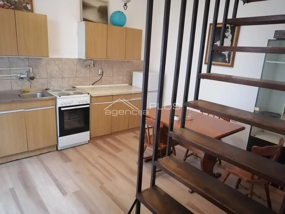 Izdavanje, trosoban stan, 80m2, Đeram Pijaca, Beograd