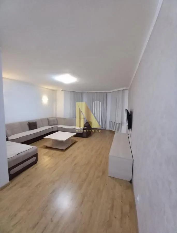 Izdavanje, trosoban stan, 81m2, Centar, Novi Sad