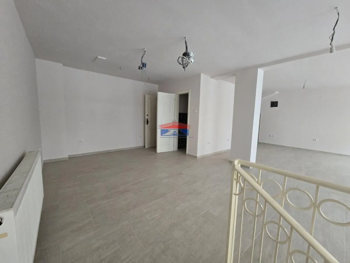 Prodaja, poslovni prostor, 105m2, Cara Dušana, Novi Sad, Novi Sad