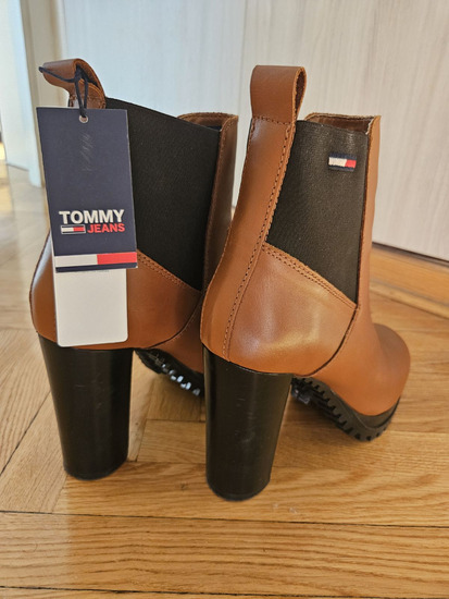 TOMMY HILFIGER cizme nove original