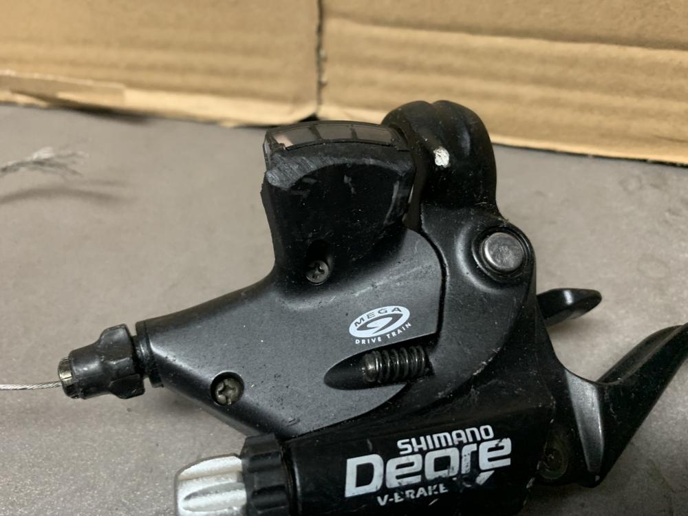 Shimano Deore 3x9 integrisane rucice menjaca