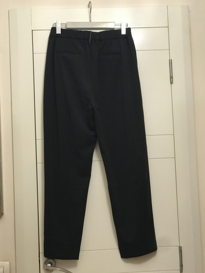 Nove crne poslovne Brunello Cucinelli pantalone L