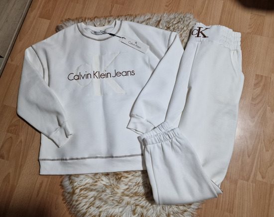 Calvin klein trenerka. Nova sa etiketom.