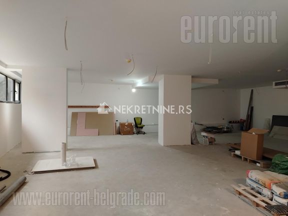 #48234, Izdavanje, Lokal, ČUBURA, 2000 EUR