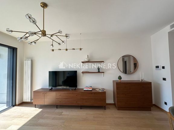 Trosoban stan za izdavanje, Venizelosova, 1500€, 74m²