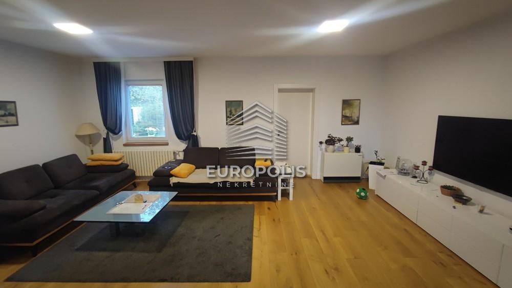 Kuća na prodaju, 236m2, 550.000€