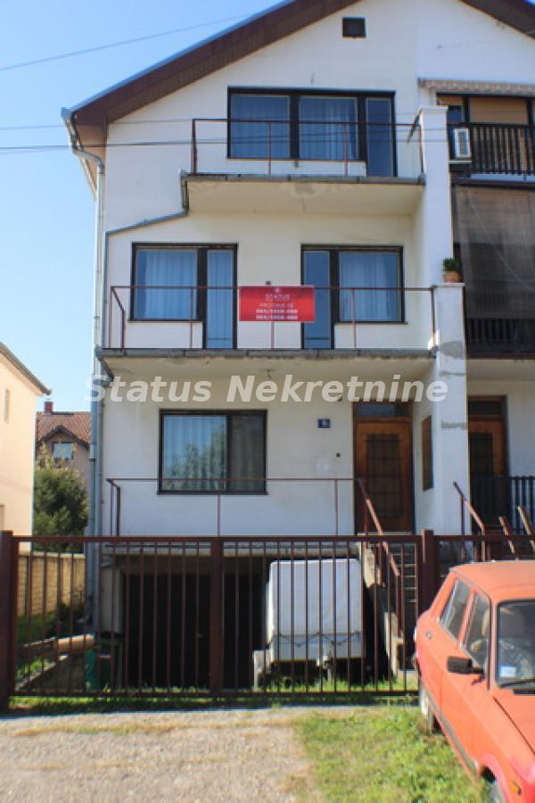 Kuća na prodaju, 250m2, 215.000€