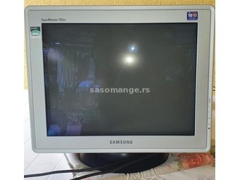 Samsung 793 Dyna Flat monitor 17 inca,dot samo 0,20mm!