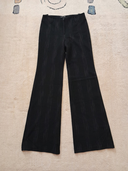 Pantalone crne elegantne zvonarice široke 38 i S