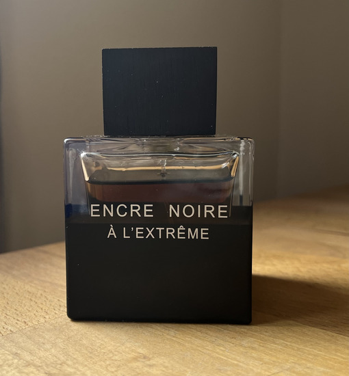 Lalique Encre Noire a L’Extreme parfem