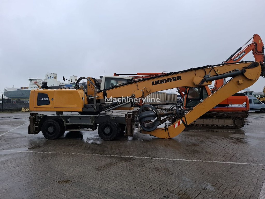 Liebherr LH30 bager za pretovar