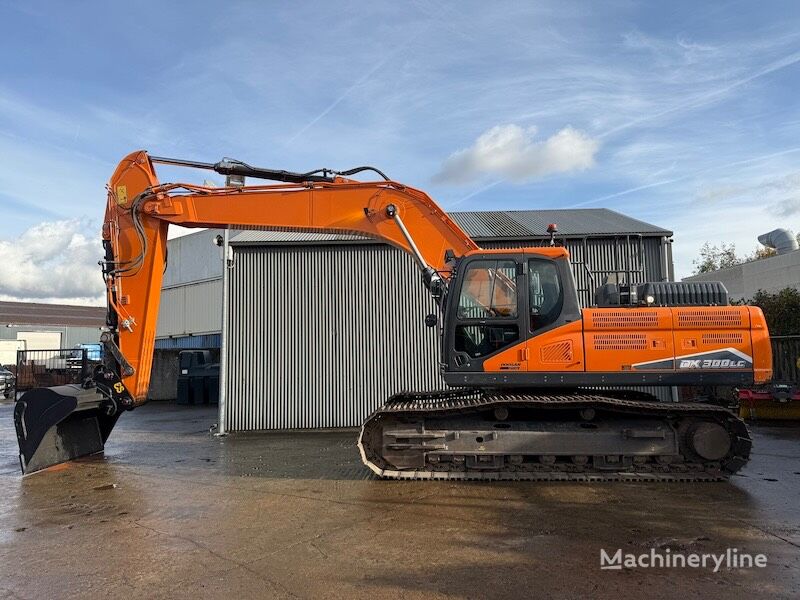 Doosan DX 300 LC-7 bager guseničar