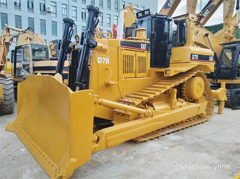 Caterpillar D7R buldožer