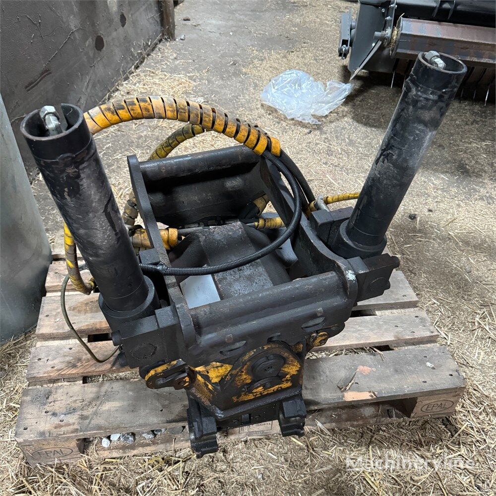 Prodaje se Engcon EC 10 tiltrotator na aukciji