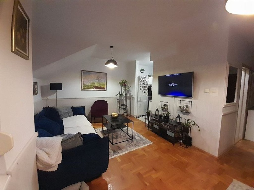 Trosoban duplex na odličnoj lokaciji-66m2