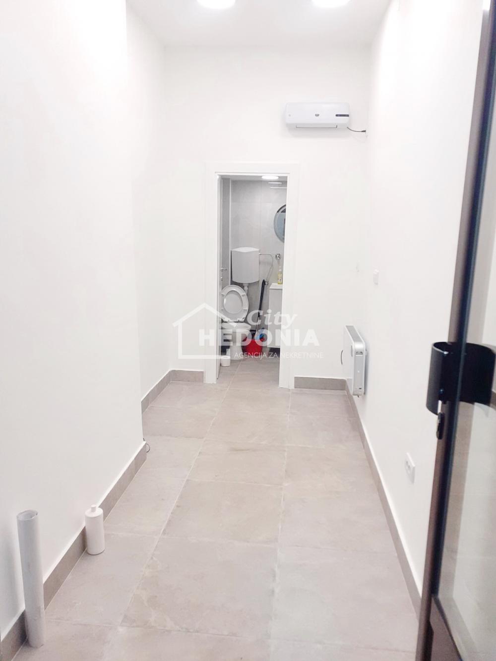 Zemun, Centar, izdavanje, lokal, 10m2, renoviran, useljiv ID#9716 350 €