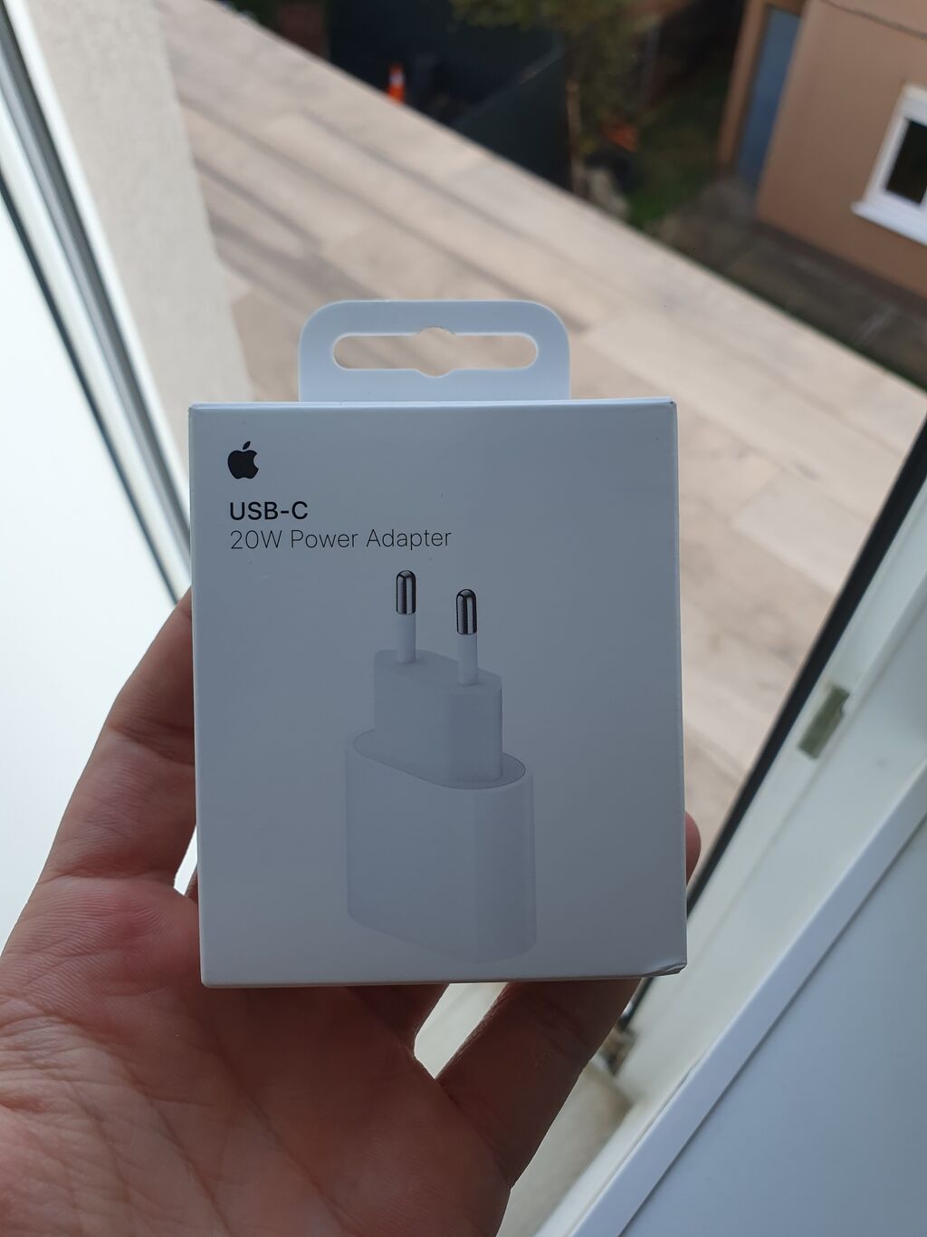 Apple punjac adapter USB-C 20W  za iPhone Original