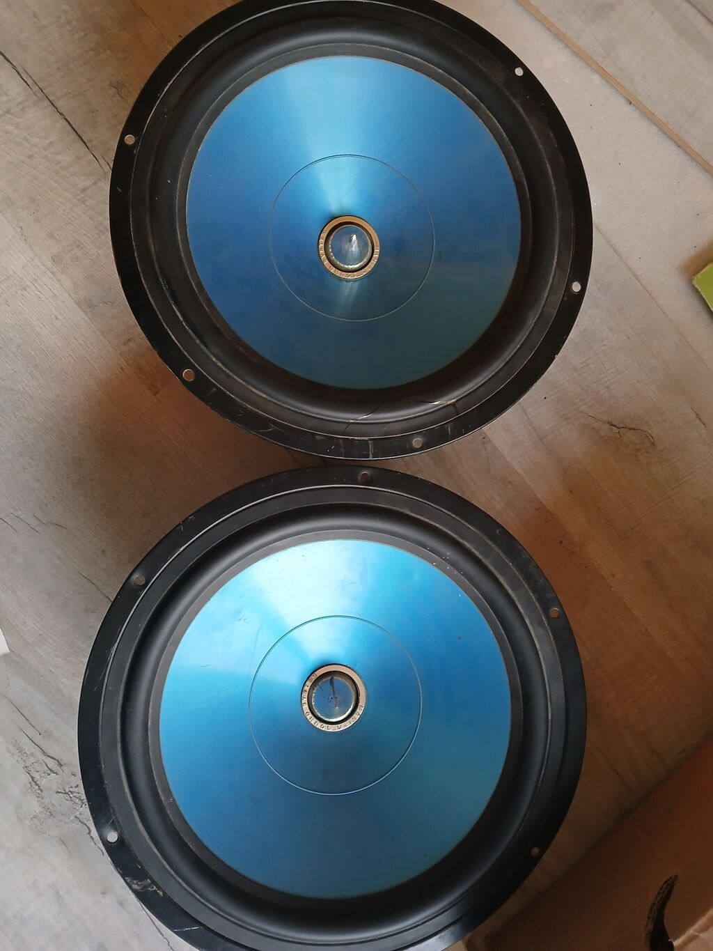 Na prodaju bass zvucnici M N C 12" 600w Cena 7000din Moze zamena za