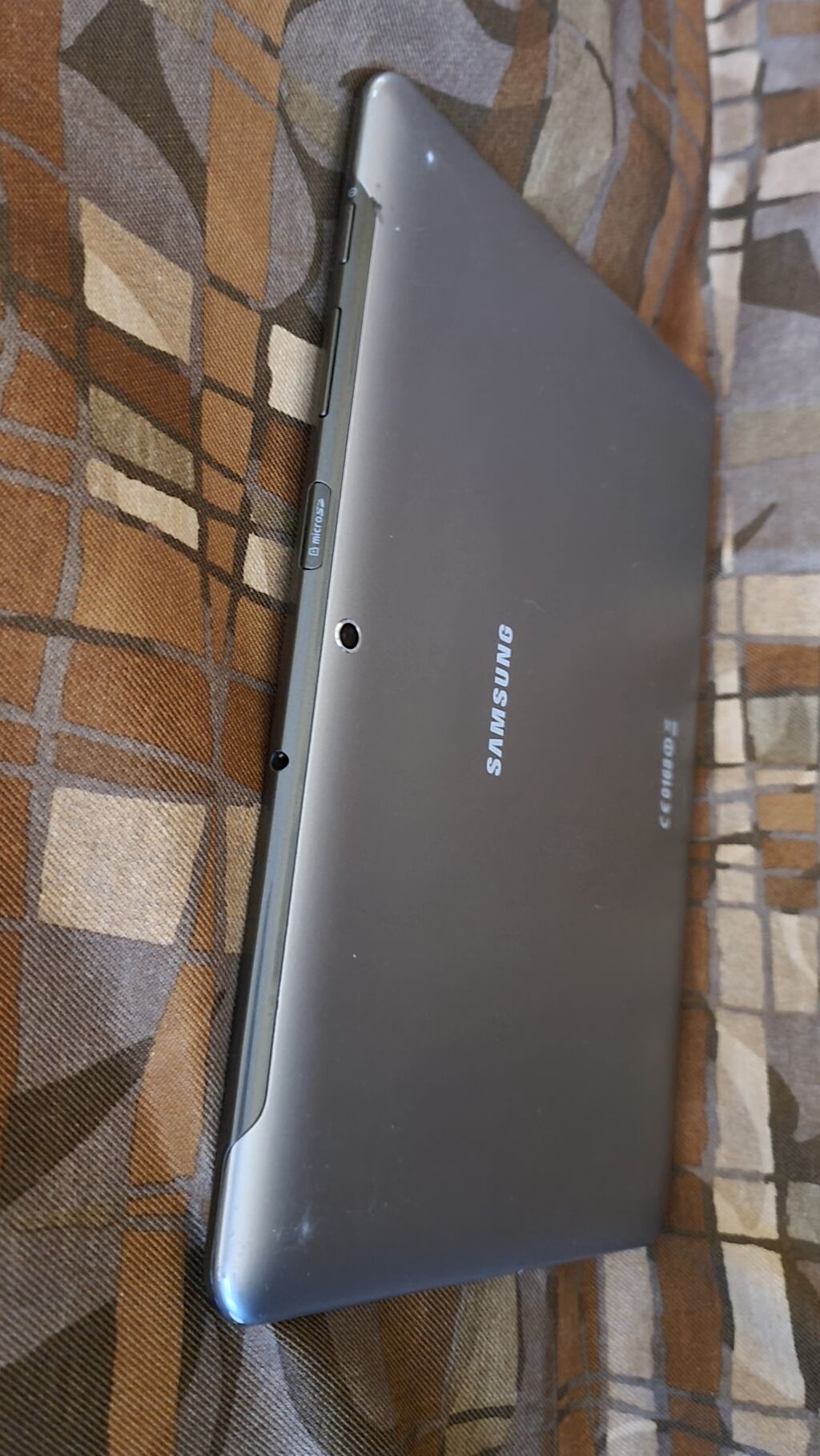 Tablet samsung od 10 inca u top stanje sve radi