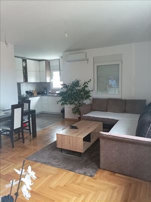 Novi Beograd, Ledine, Univerzijade, 59m2