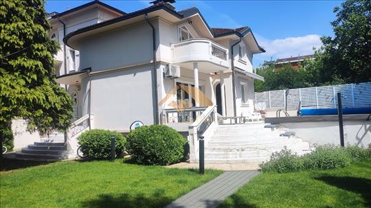 Lisičji Potok, Stari Košutnjak, Lux vila, 282 m2