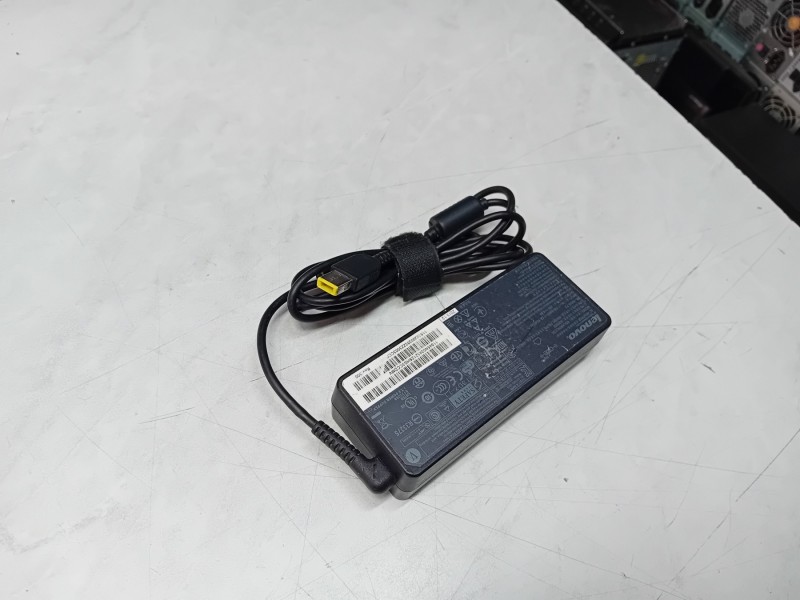 Lenovo Punjac Adapter 20V - 4,5A 90W četvrtasti konekto