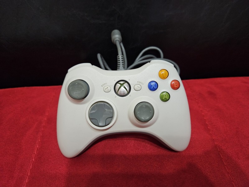 Gamepad / Xbox 360 žičani