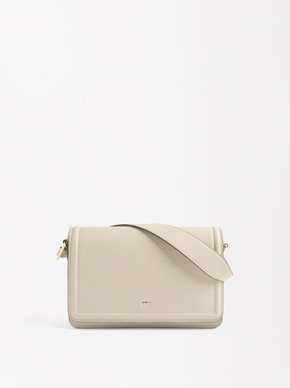 Shoulder bag with flap closure