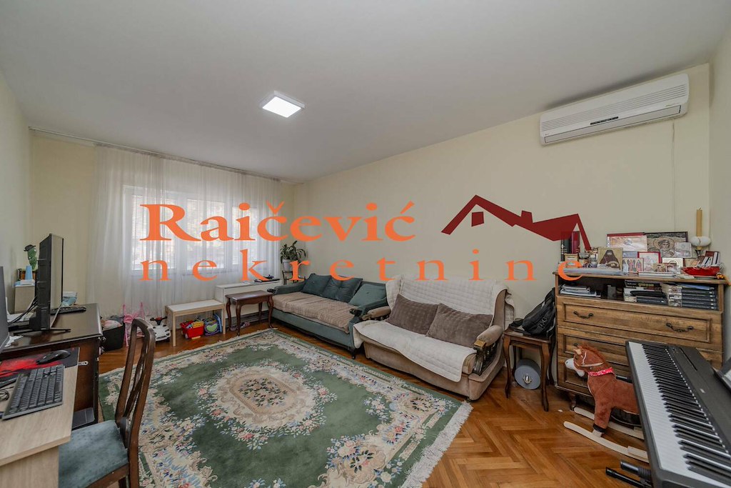 RAKOVICA STARA RAKOVICA 61m2 , T , 117500e