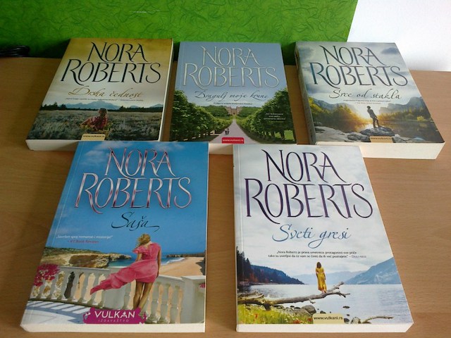 Nora Roberts Komplet 5 knjiga    novo