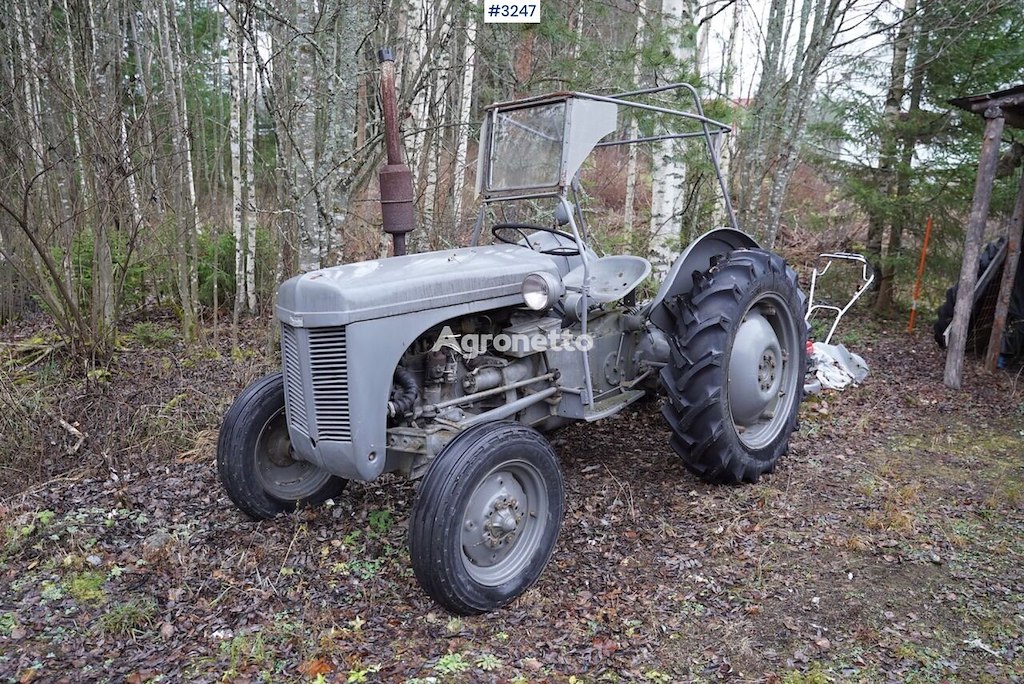 Massey Ferguson Gråtass traktor točkaš