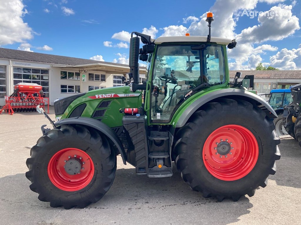 Fendt 724 Vario GEN6 traktor točkaš