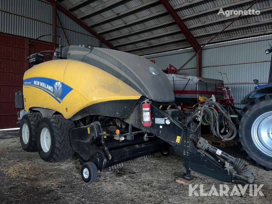 Prodaje se New Holland Bigbaler 890 balirku za četvrtaste bale na aukciji