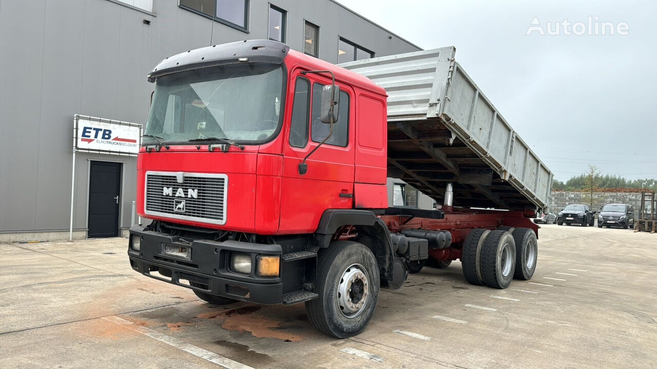 MAN 26.362 (BIG AXLE / STEEL SUSPENSION / 6 CYLINDER WITH MANUAL PUM kiper